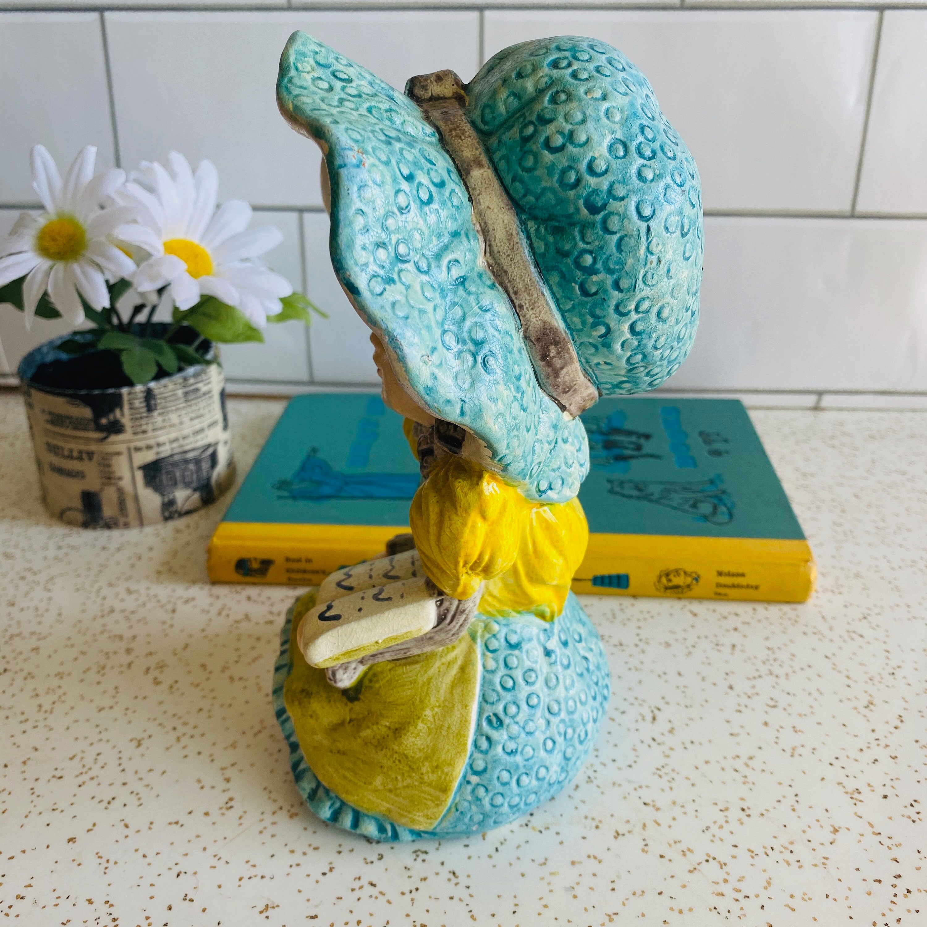 Vintage Bank Girl With Bonnet Reading a Book. Retro Little - Etsy UK