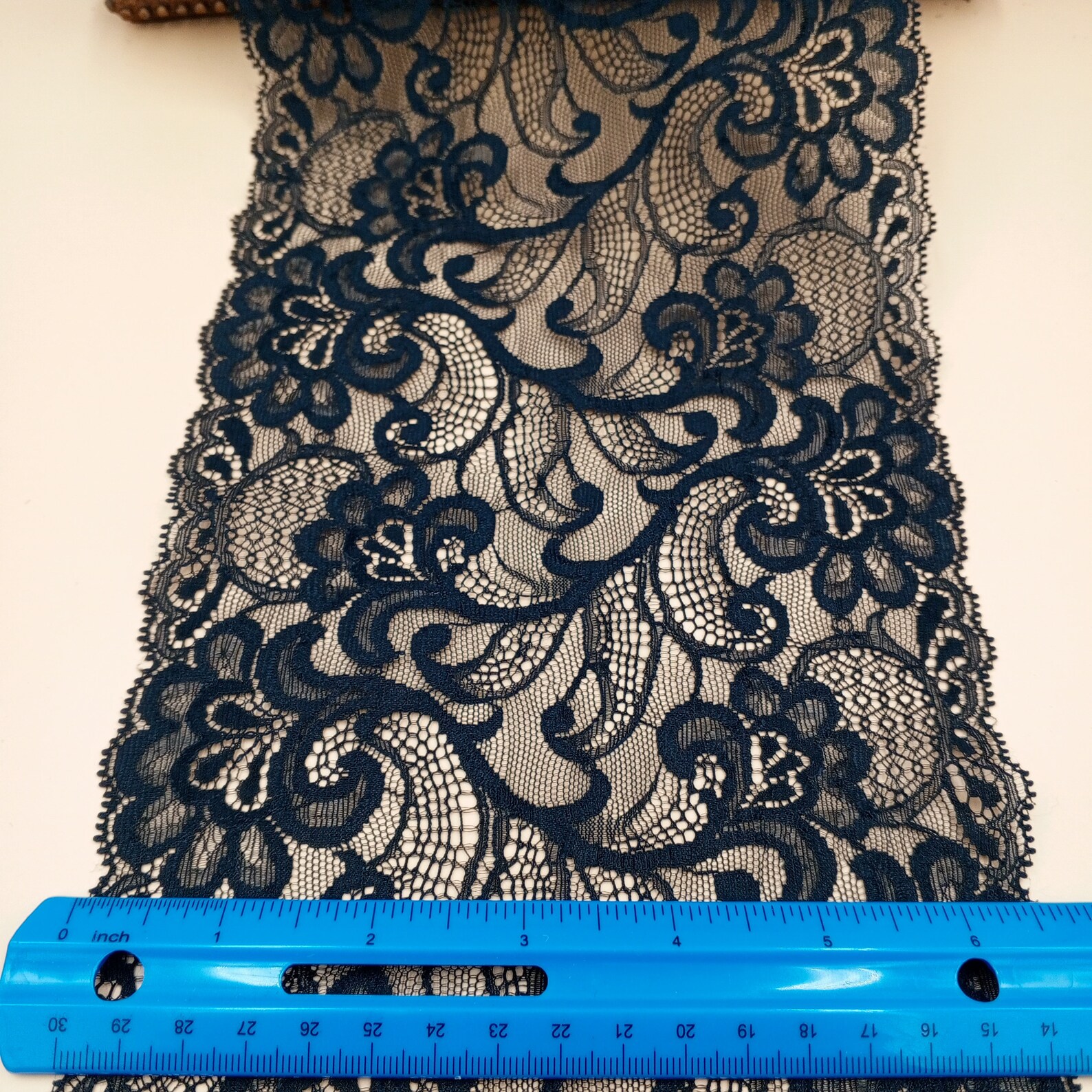Black Lace 6-3/4
