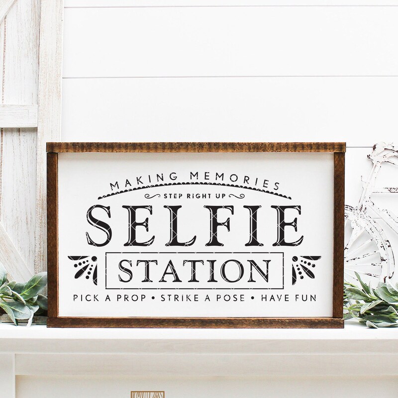 Selfie Station - Etsy