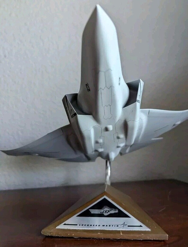 USAF Lockheed Martin F-35A JSF Desk Top Display 1/48 Model Jet ES ...