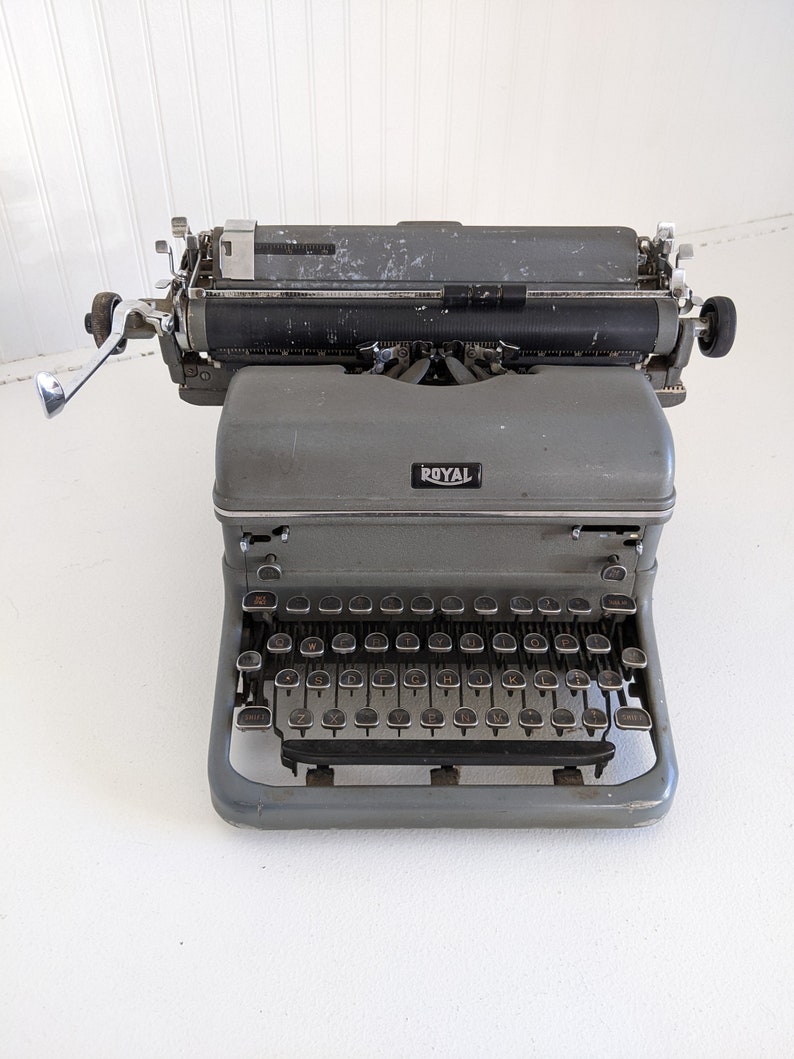 Vintage, 1940s Royal Typewriter - Etsy