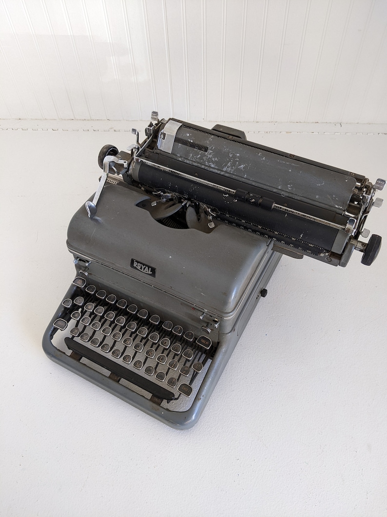 Vintage, 1940s Royal Typewriter - Etsy