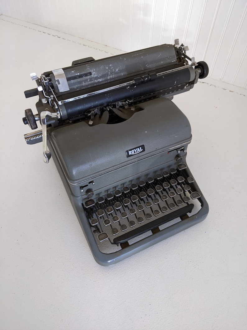 Vintage, 1940s Royal Typewriter - Etsy