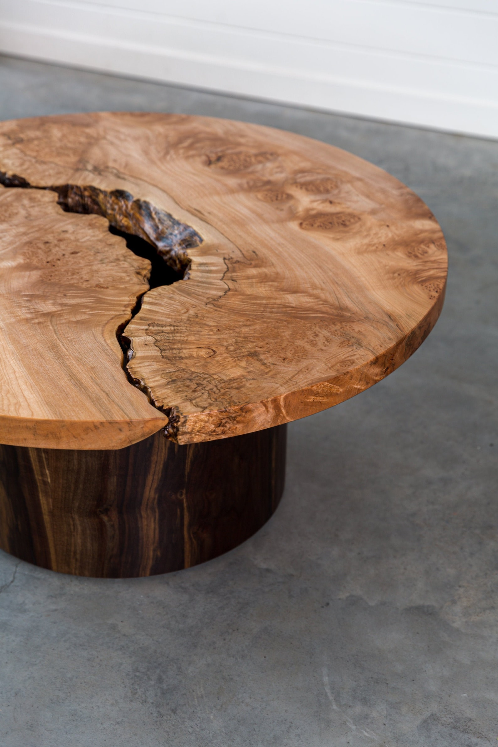 Maple Live Edge Round Coffee Table Taijitu Oregon Walnut - Etsy