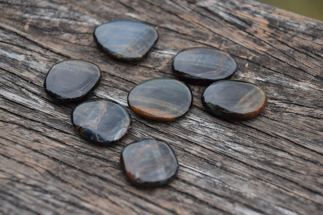 Hawk's Eye Healing Stone Hand Flatterer Anti Radiation Forehead Chakra ...