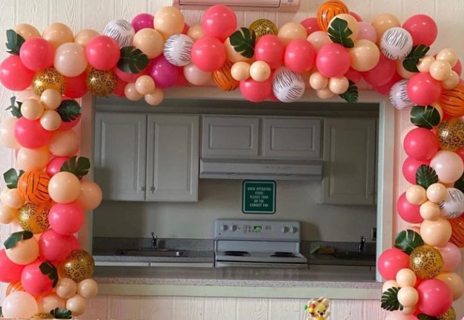 Party Decorating Service (1 Room, 225 Sq Ft and Under) - Etsy