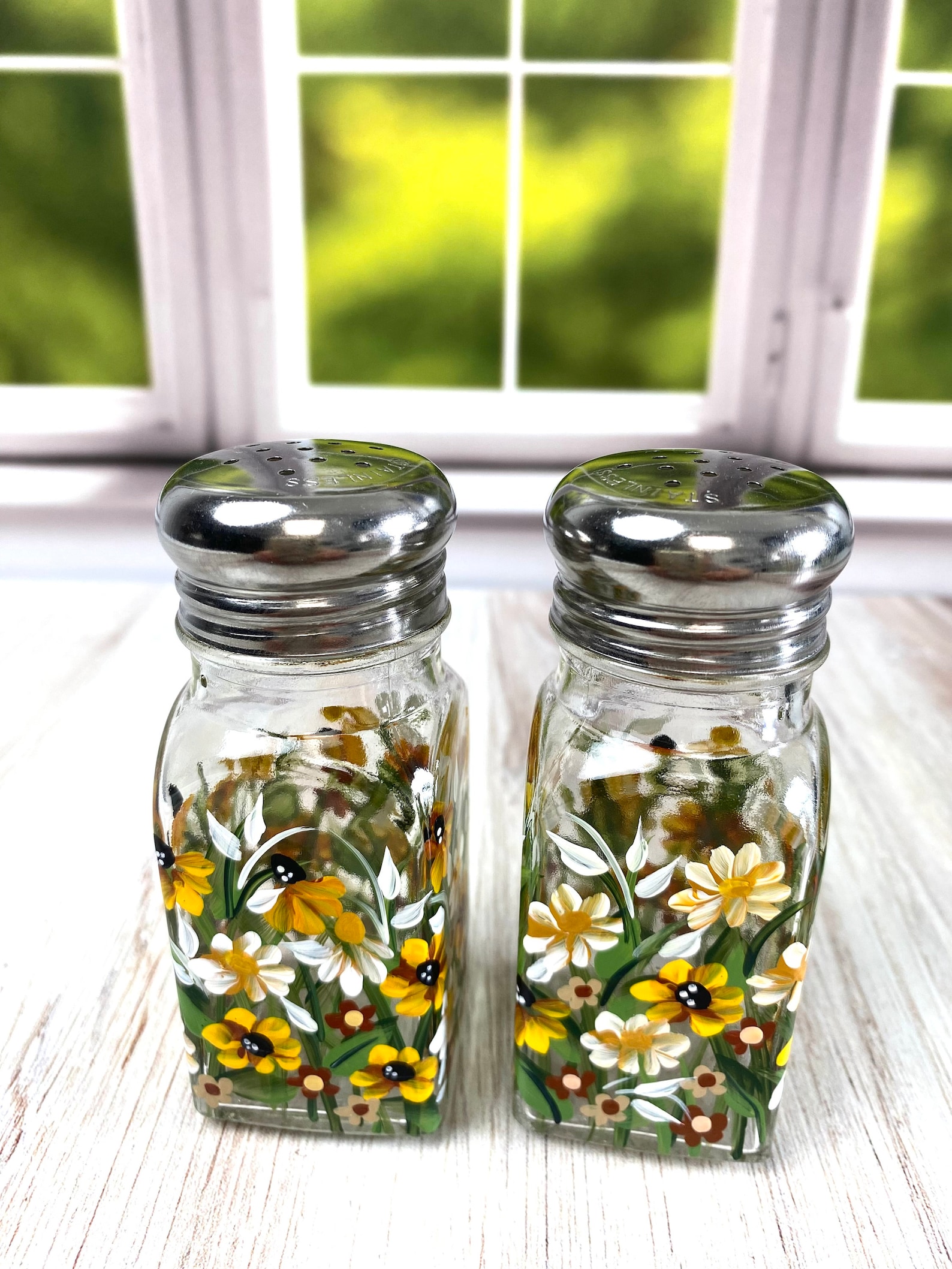 Salt and Pepper Shakers. Daisy and Black-eyed Susie Shakers. Garden ...