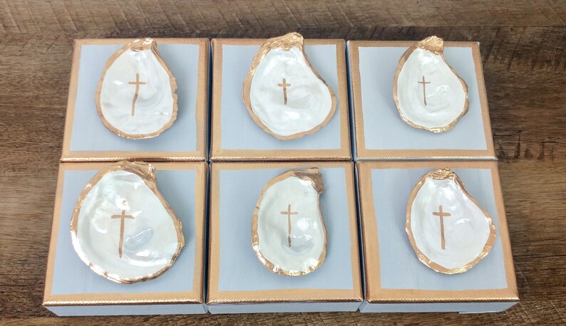 Oyster Shell Cross Art: Coastal Christian Decor - Etsy