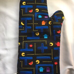 Oven Mitts. Pac-man! A Pair of Fully Functional Long Oven Gloves ...