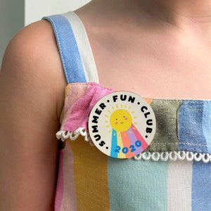 Summer Fun Club 2021 Badge on Backing Card - Schools Out Badge - Summer ...
