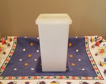Vintage Tupperware Saltine Cracker Keeper Cheese Cracker Dish Storage ...