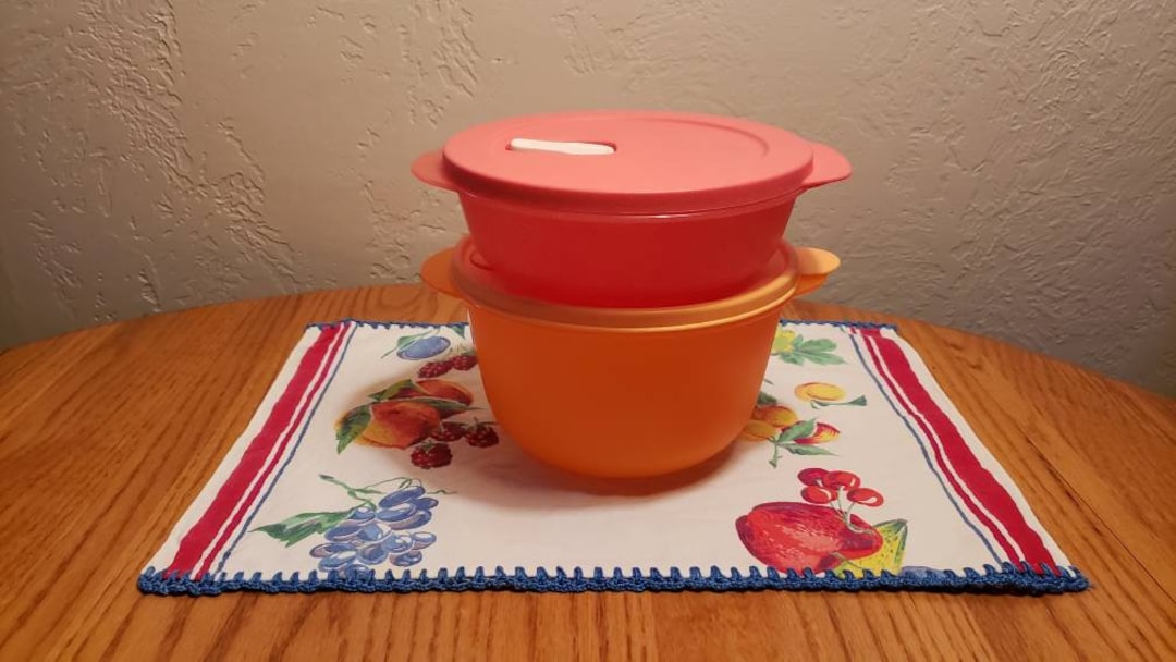 Nice Tupperware Crystal Ware Mixing Bowls #2642E and #2640B With Lids ...
