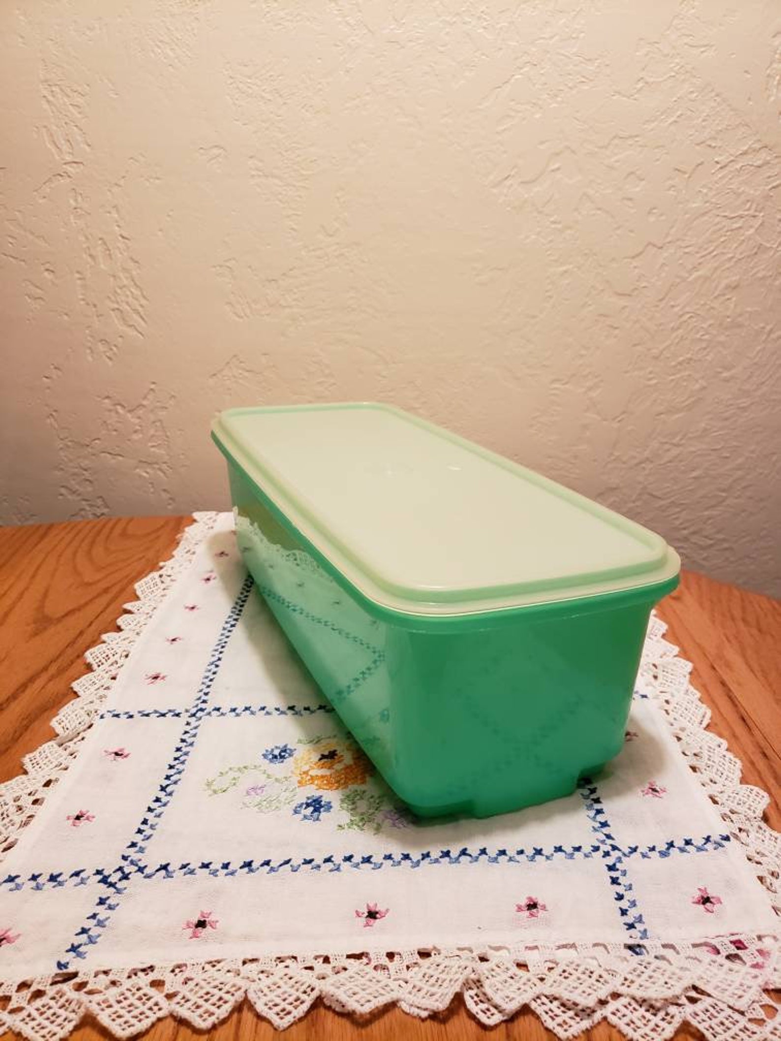 Vintage 1980's Tupperware Easy Crisp Container / Celery - Etsy