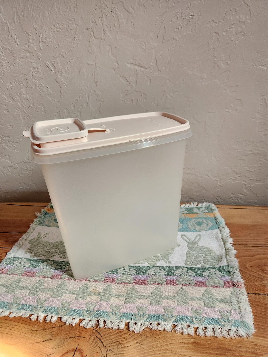 Vintage 1980's Pretty Pink Tupperware Store-n-pour / Large 20 Cup ...