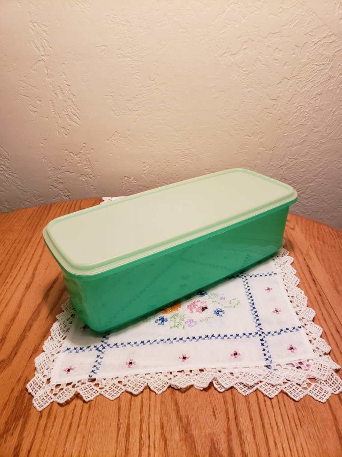 Vintage 1980's Tupperware Easy Crisp Container / Celery - Etsy