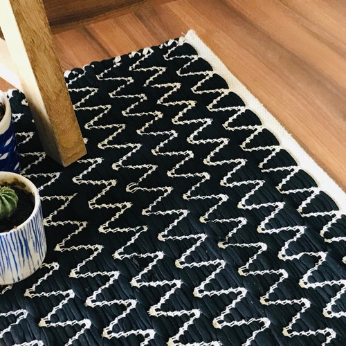 5 X 7 6 X 9 Handmade Rag Rug Black and White Chindi Rug - Etsy