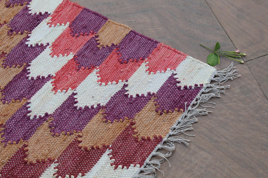 Handmade Cotton Rag Rug: Red, Orange, Purple Chindi Dhurrie (3 X 5 Ft ...