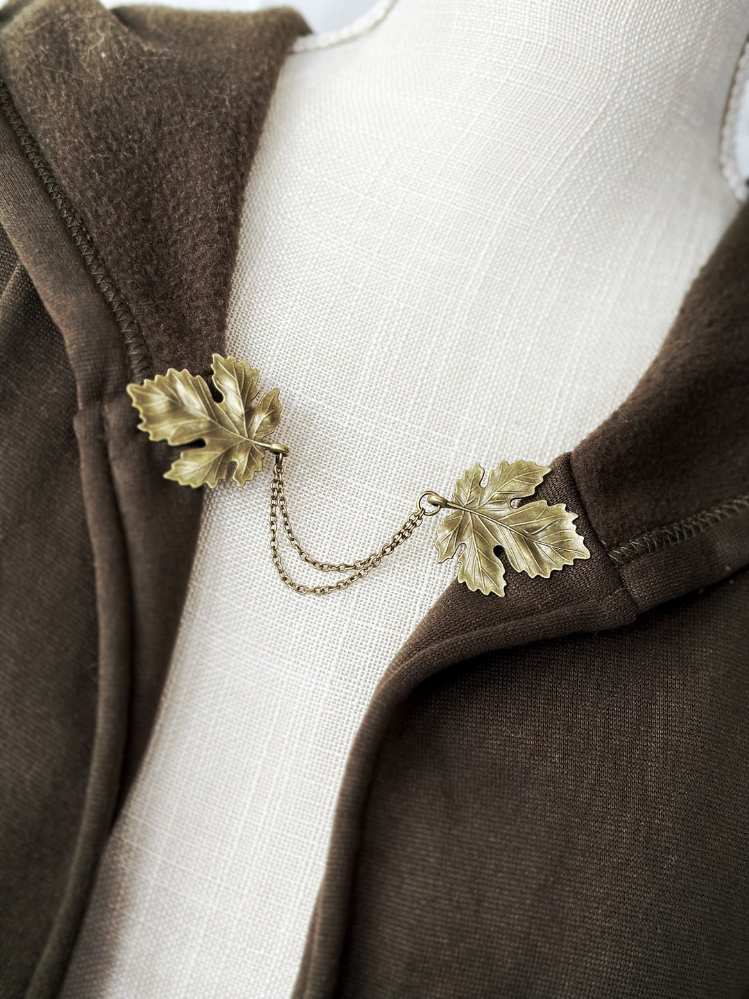 NIEUW Cinchclip Bronzen bladjurkclips Sylvan met ketting Festival ...