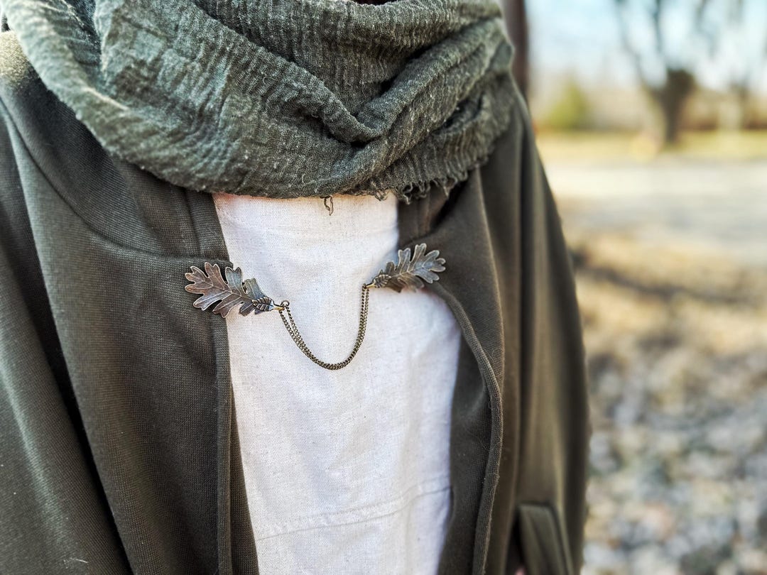 NEW Bronze Oak Leaf W/ Chains Cloak Clasp "terebinth" | Renaissance ...