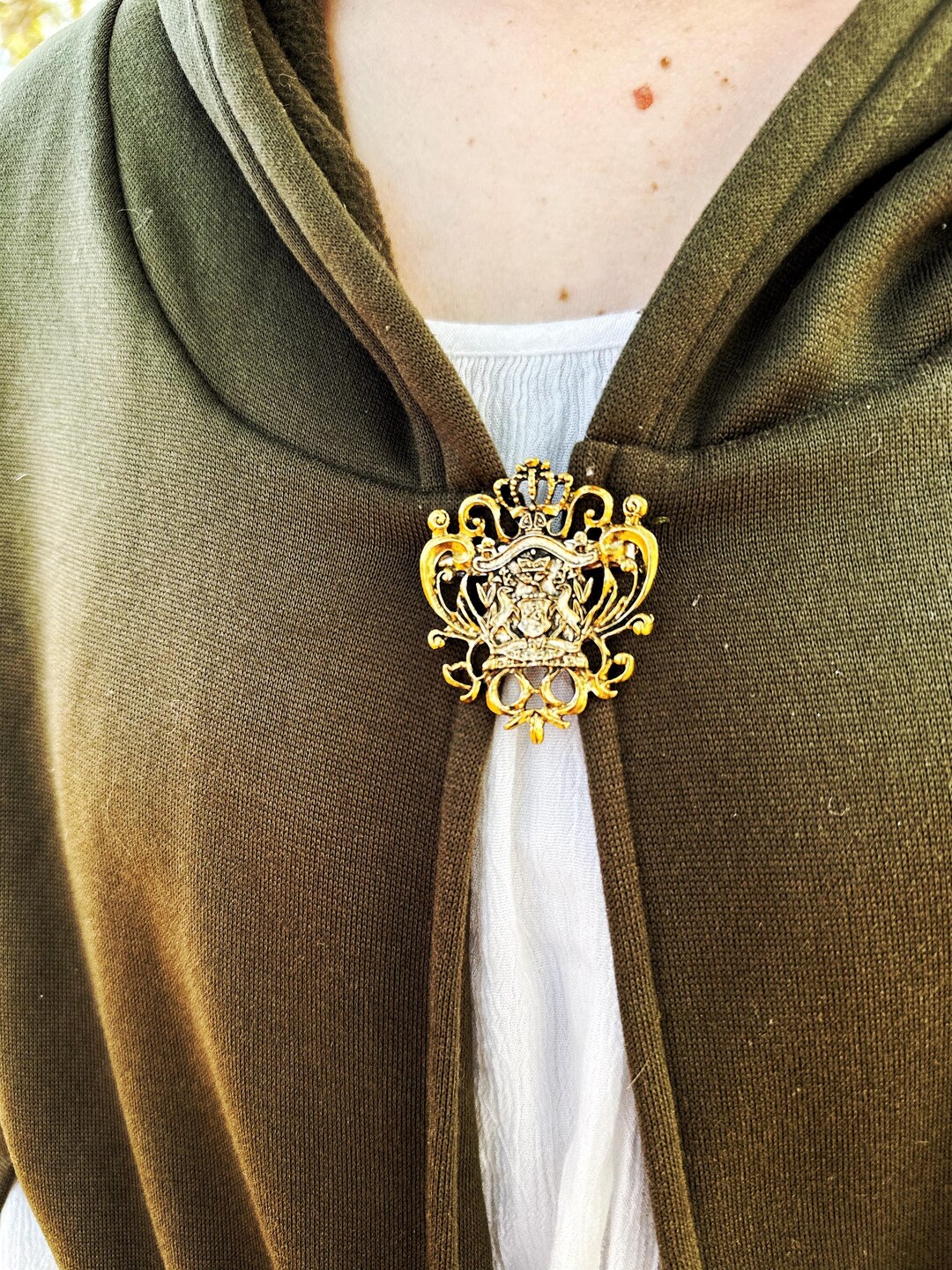 Gold Heraldic Coat-of-arms Cloak Clasp | Medieval Crest Renaissance ...