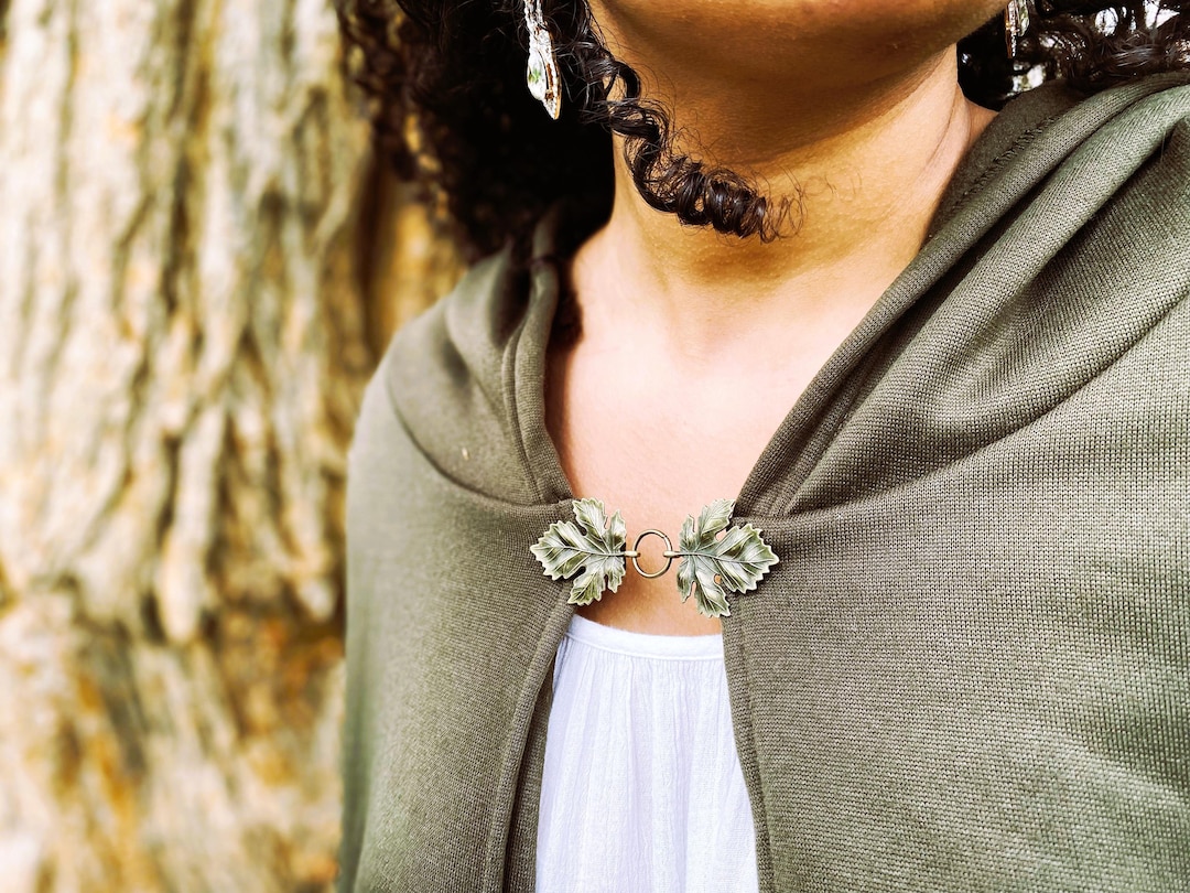 Bronze Metal Leaf Cloak Clasp | "sylvan" Cinch Clip for Fantasy Dress ...