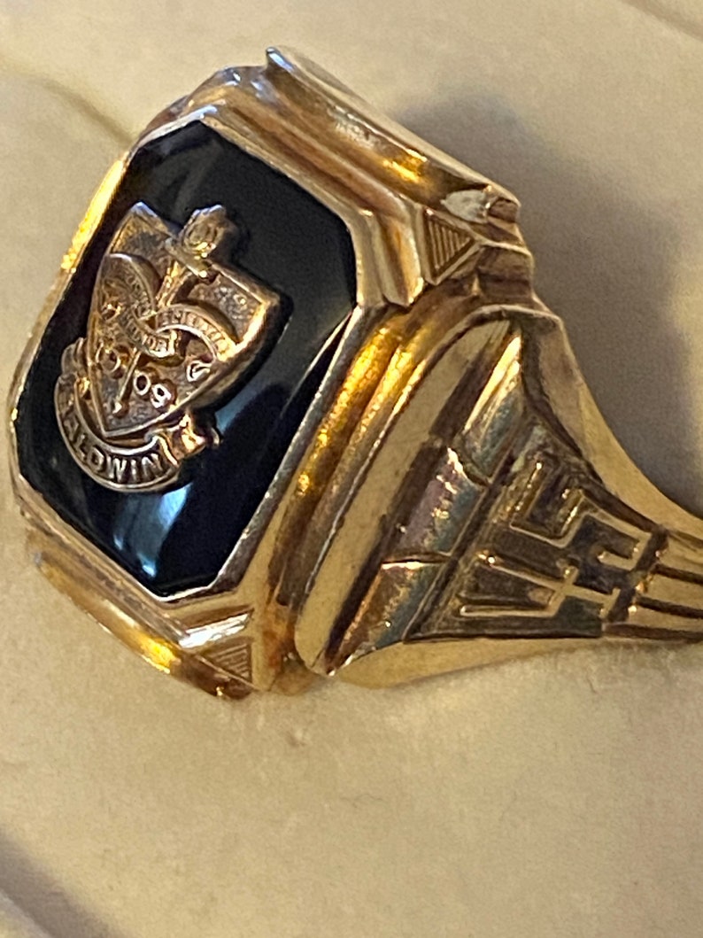 Very Vintage 10K Yellow Gold Signet Ring From Baldwin College Class of ...