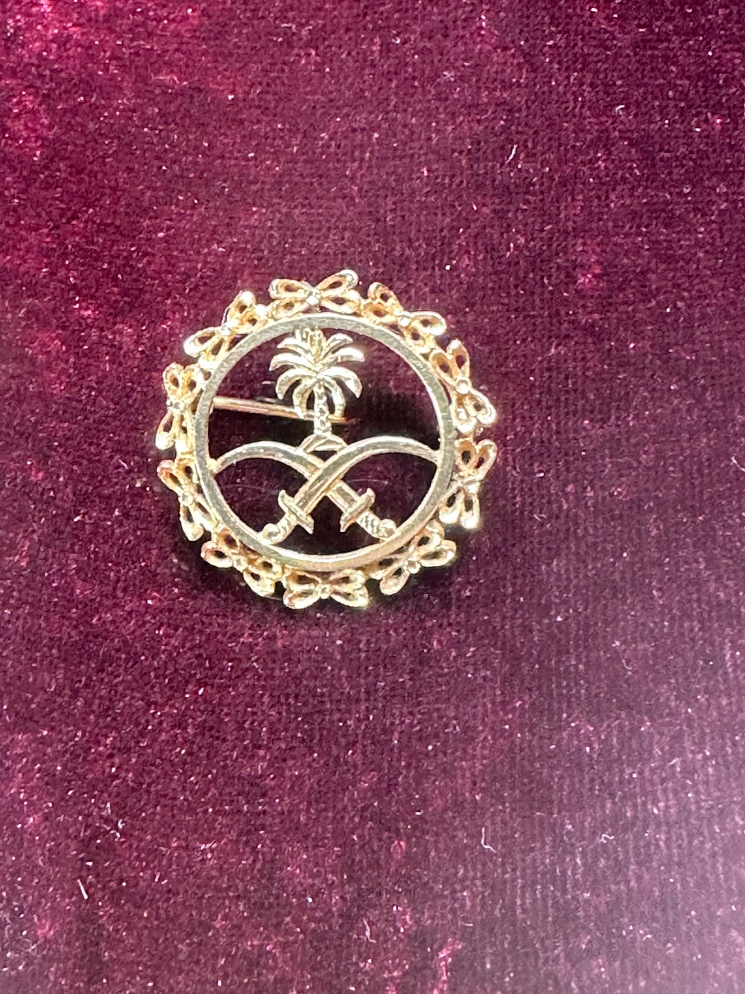 Vintage 18K Yellow Gold Saudi Arabian Symbol Brooch/pendant - Etsy