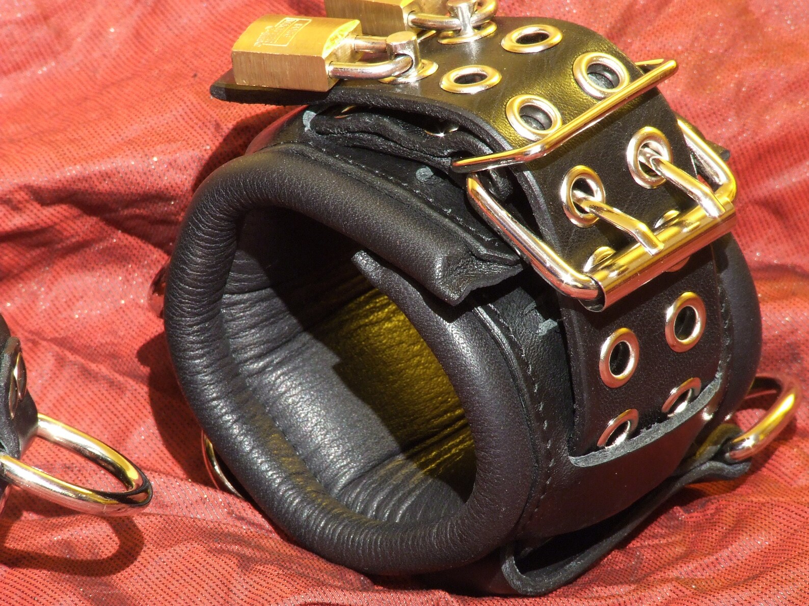 Heavy Duty: Leather F U S S shackles 80 mm wide genuine | Etsy