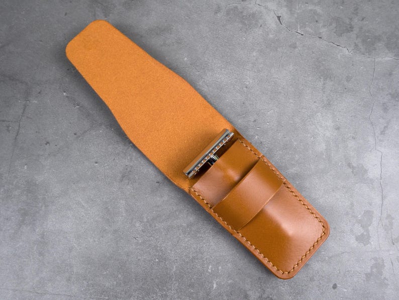 Handmade Leather DE Razor Travel Case: Classic Razor Protector, for ...