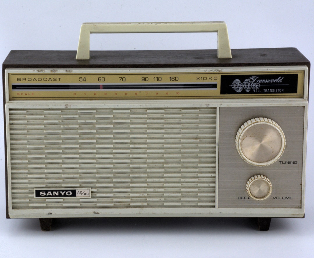 Antique Sanyo Transworld Ac/dc Radio (working) - Etsy