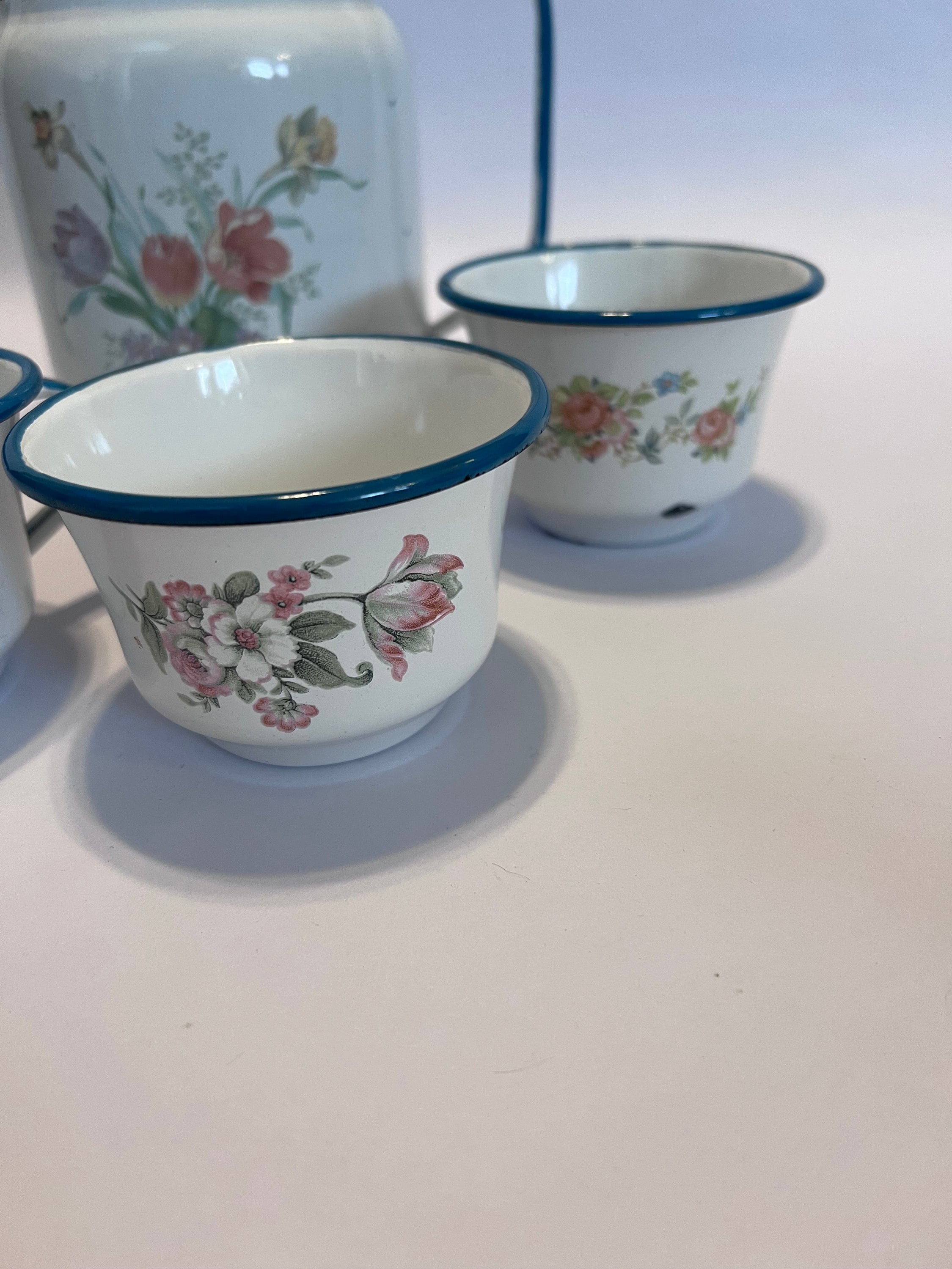 Vintage Cinsa Bastille Mexico Enamel Teapot 4 Enamel Cups Floral Design ...