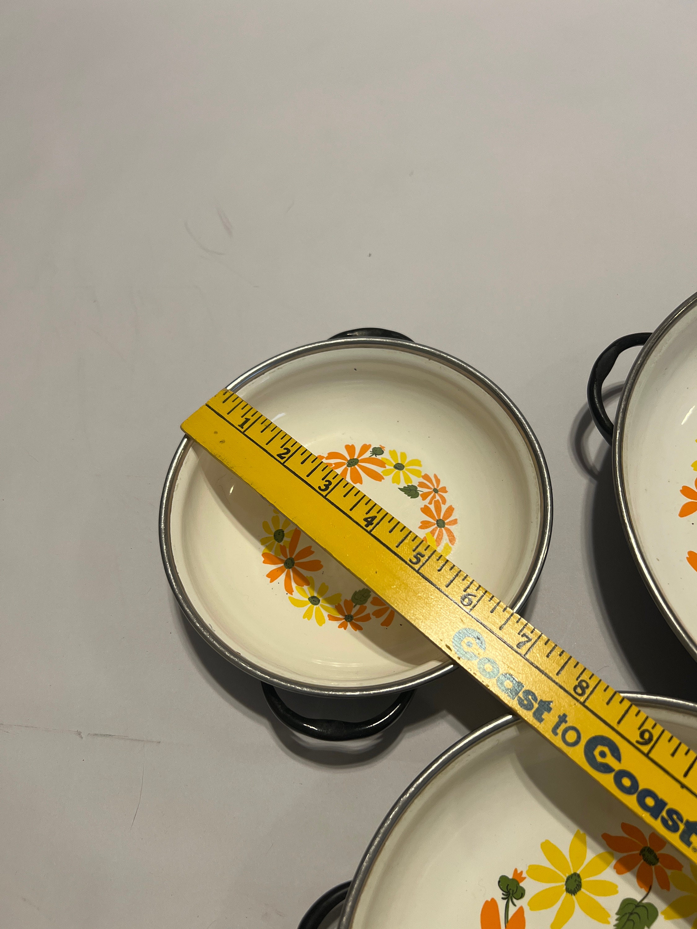 Vintage Ekco Country Garden Set 3 Pans Yellow Orange Flowers Porcelain ...