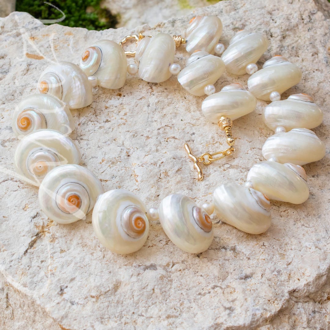 Turbo Cinereus Shell and Pearl Necklace, Gorgeous Mermaid Core ...