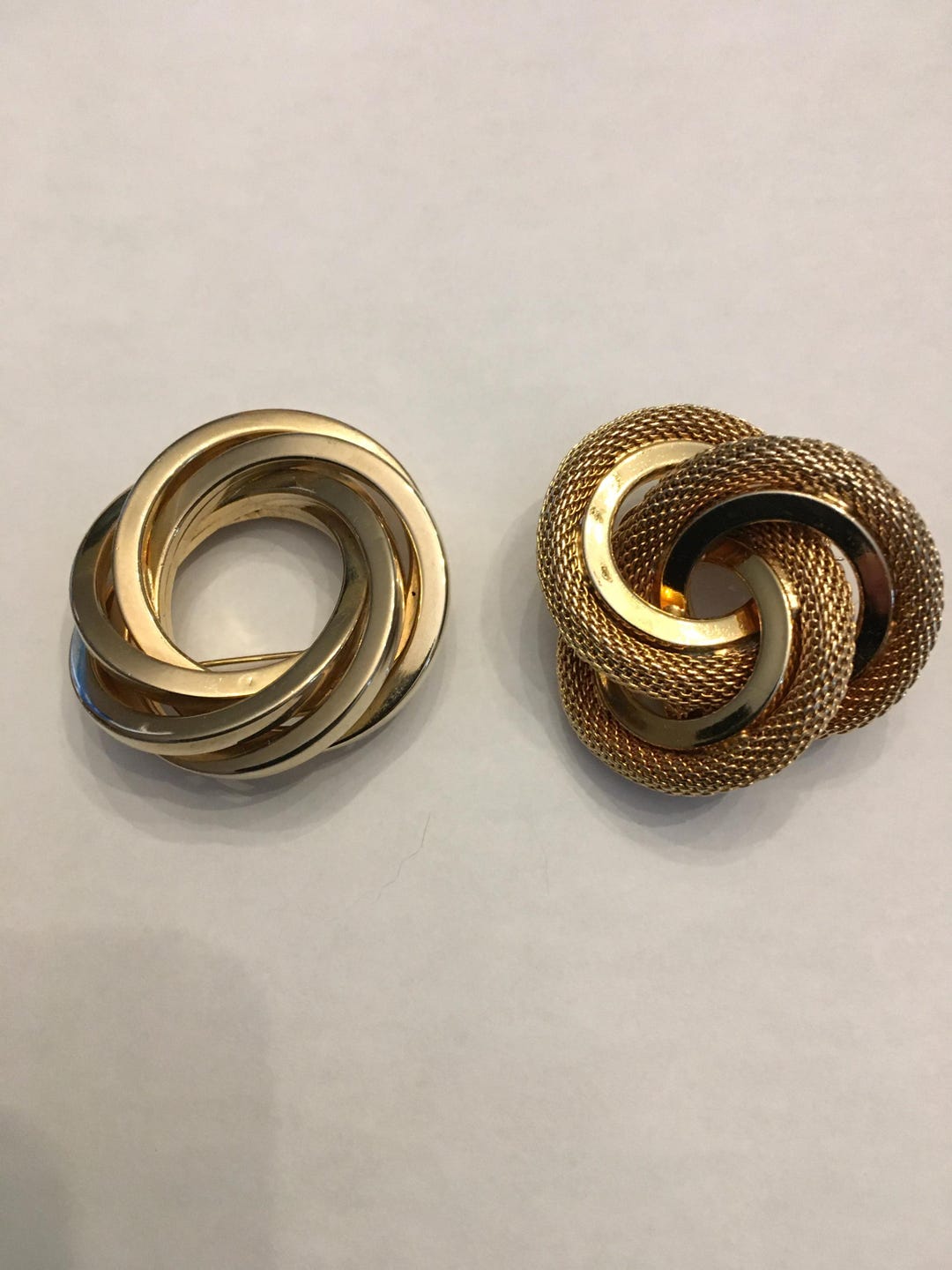 Vintage Gold Tone Love Knot Brooches - Set of 2 - Etsy