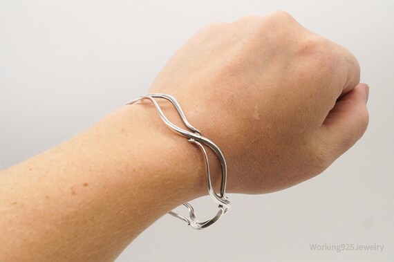 Vintage Modernist Style Sterling Silver Bangle Bracel… - Gem