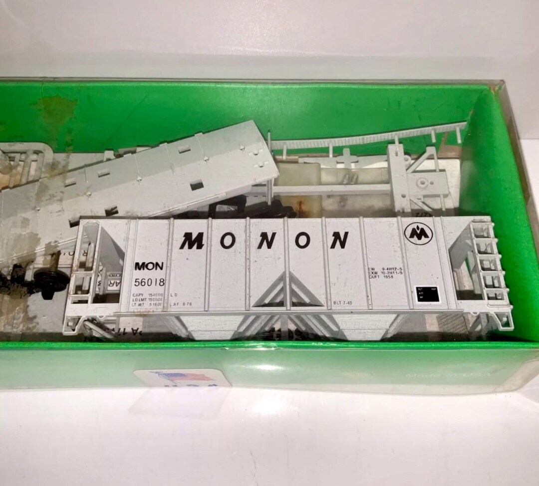 New Bowser HO Scale Monon 70-ton 2-bay Covered Hopper Kit 55605 - Etsy