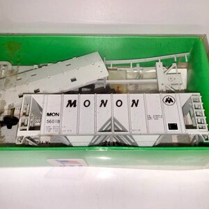 New Bowser HO Scale Monon 70-ton 2-bay Covered Hopper Kit 55605 - Etsy