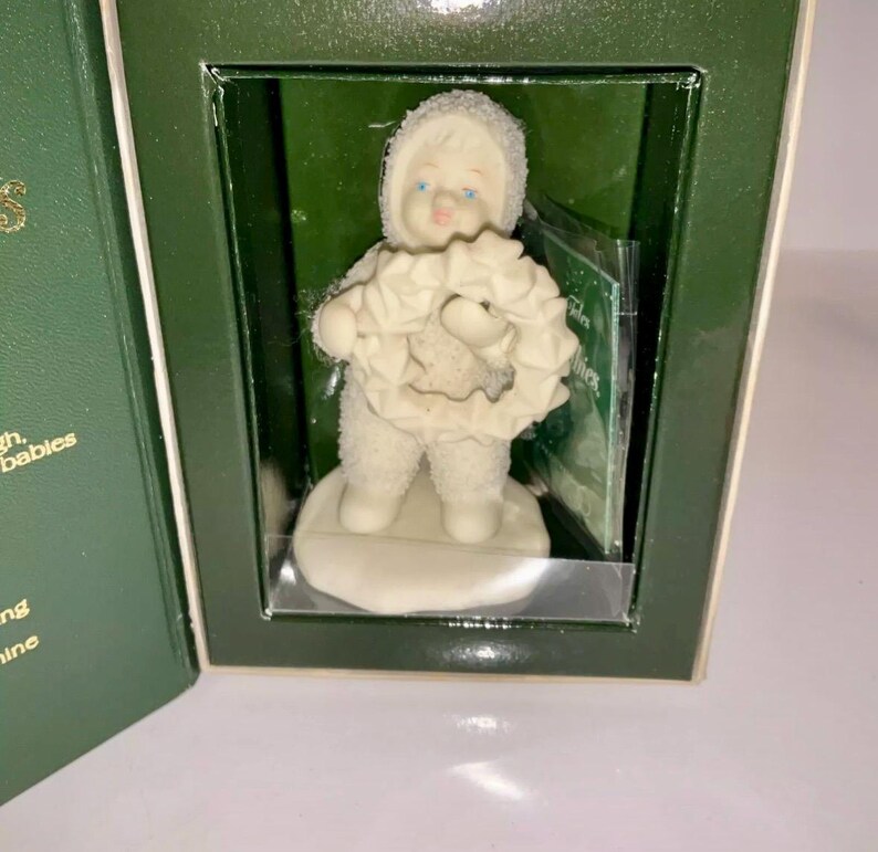 Vintage Department 56 Snowbabies Christmas Figurine With Wreath 6802-0 ...