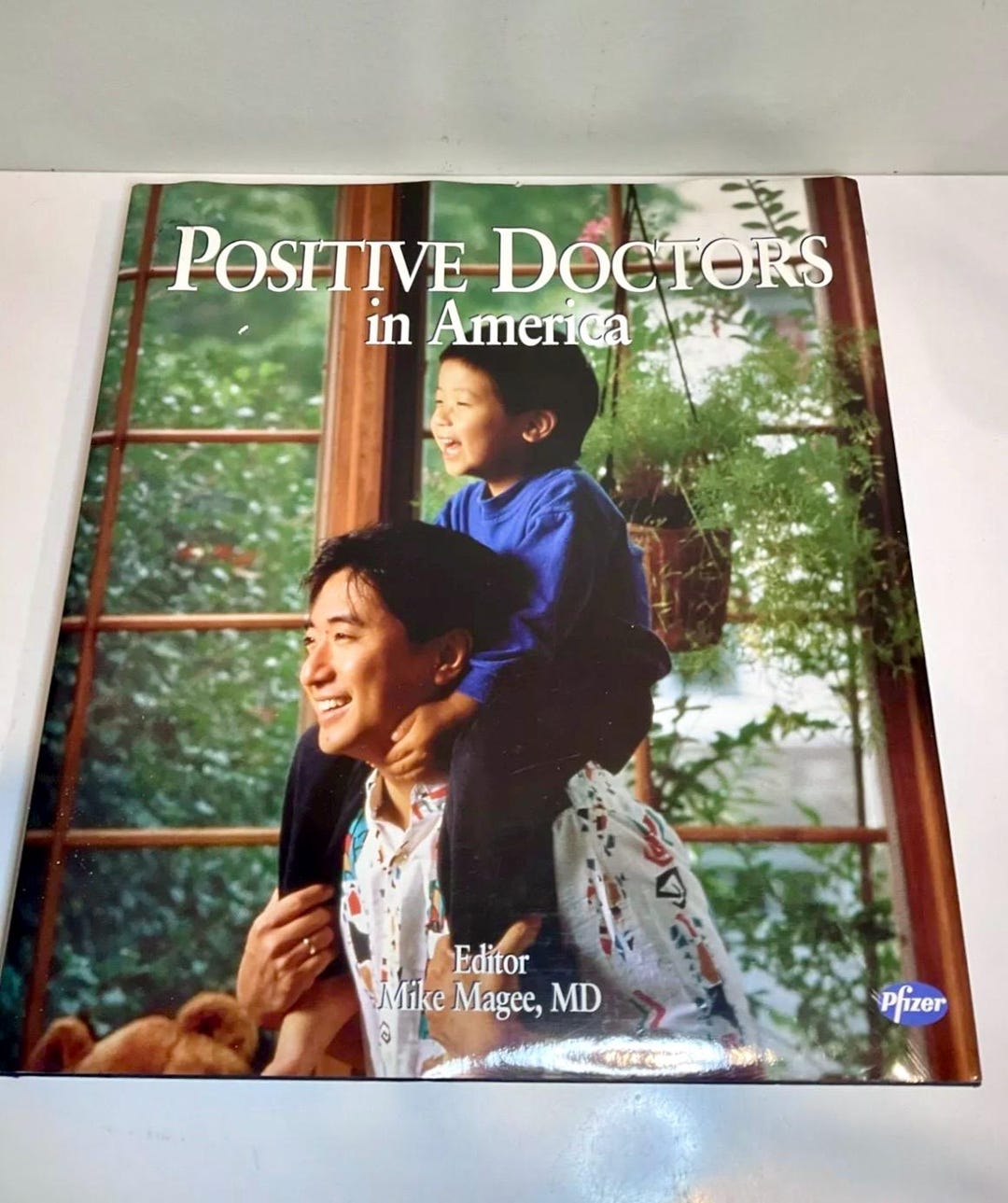 Pfizer Vintage Coffee Table HC 152pg Positive Doctors in America Book ...