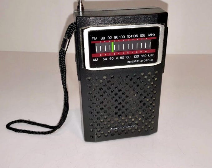Vintage Radio Shack Model 12-634 Handheld Realistic AM/FM Radio, Works ...