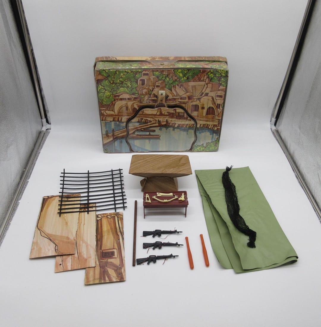 1974 POTA VILLAGE W/ Box Planet of the Apes Mego Action Figure Doll ...