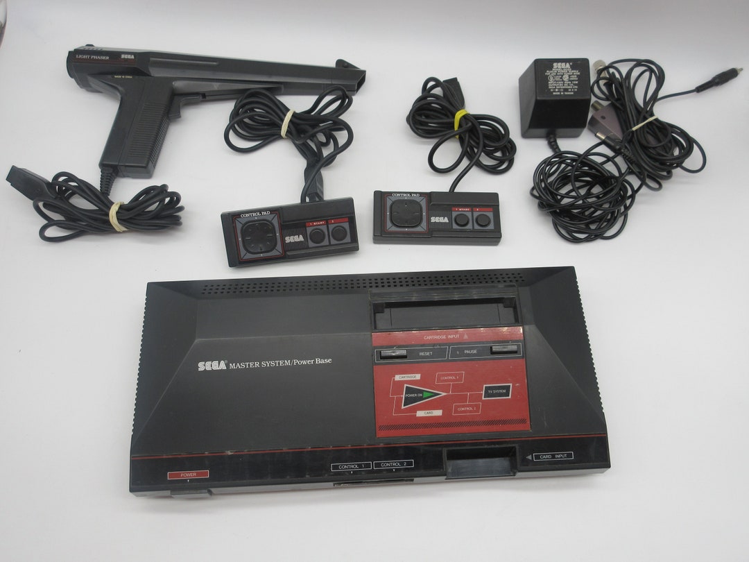 1985 SEGA MASTER SYSTEM Console Complete With 2 Controllers Light ...