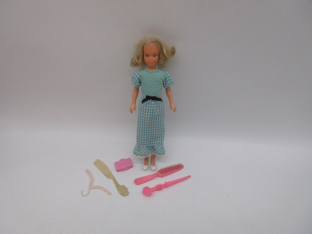 1972 Quick Curl SKIPPER W/ Shoes + Brushes + Dress - Barbie Doll ...