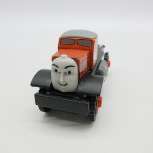 MAX - Thomas the Tank Engine - Die-cast - Square Magnet - Wooden ...