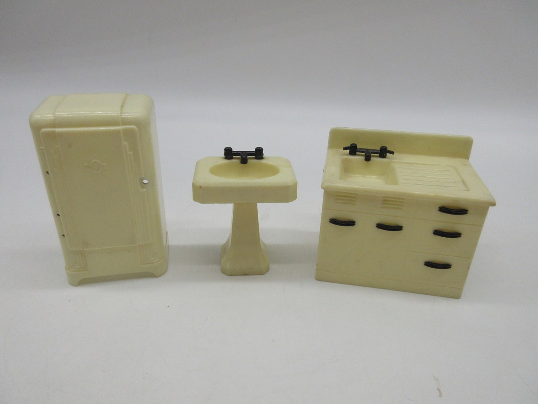 1968 RENEWAL Sink Fridge Dollhouse FURNITURE Lot - White - Barbie Doll ...