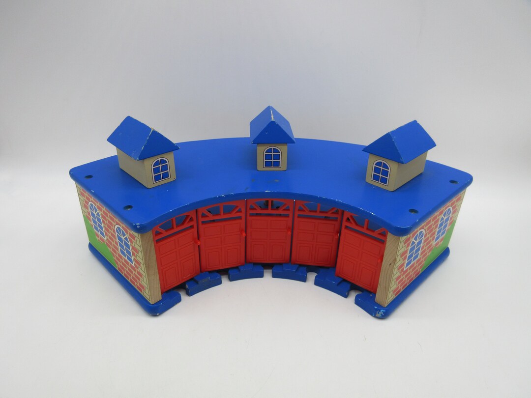 Thomas ROUNDHOUSE Wooden Building the Tank Engine Die-cast - Etsy