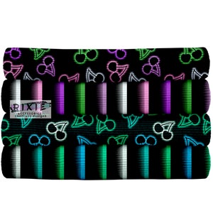 Purple Pink Green White Glowing Seamless File. Neon Glow Stripe ...