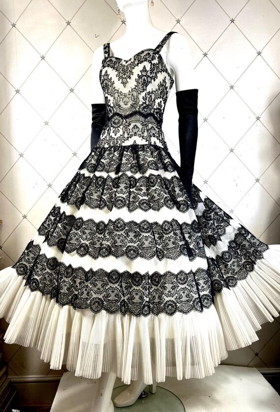 1950's Black & Ivory Lace Dior -esque style Boned Gow… - Gem