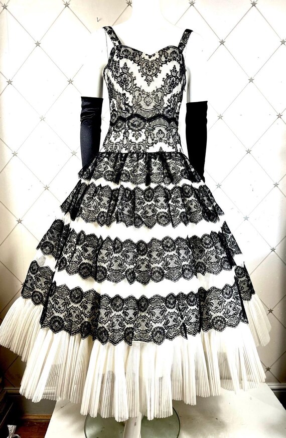 1950's Black & Ivory Lace Dior -esque style Boned Gow… - Gem