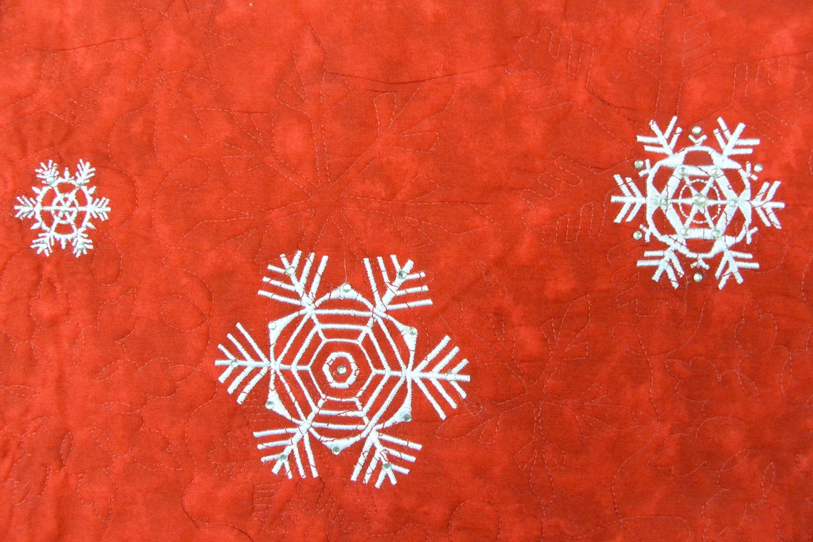 Red Winter Snowflakes Quilt - Etsy